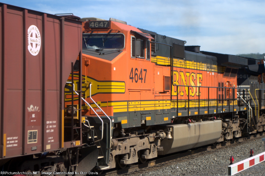 BNSF C44-9W 4647 trails on 66Z